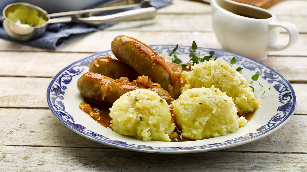 Caws Cenarth Cheddar with Leeks - Cheesy Mash & Sausages in Onion Grav