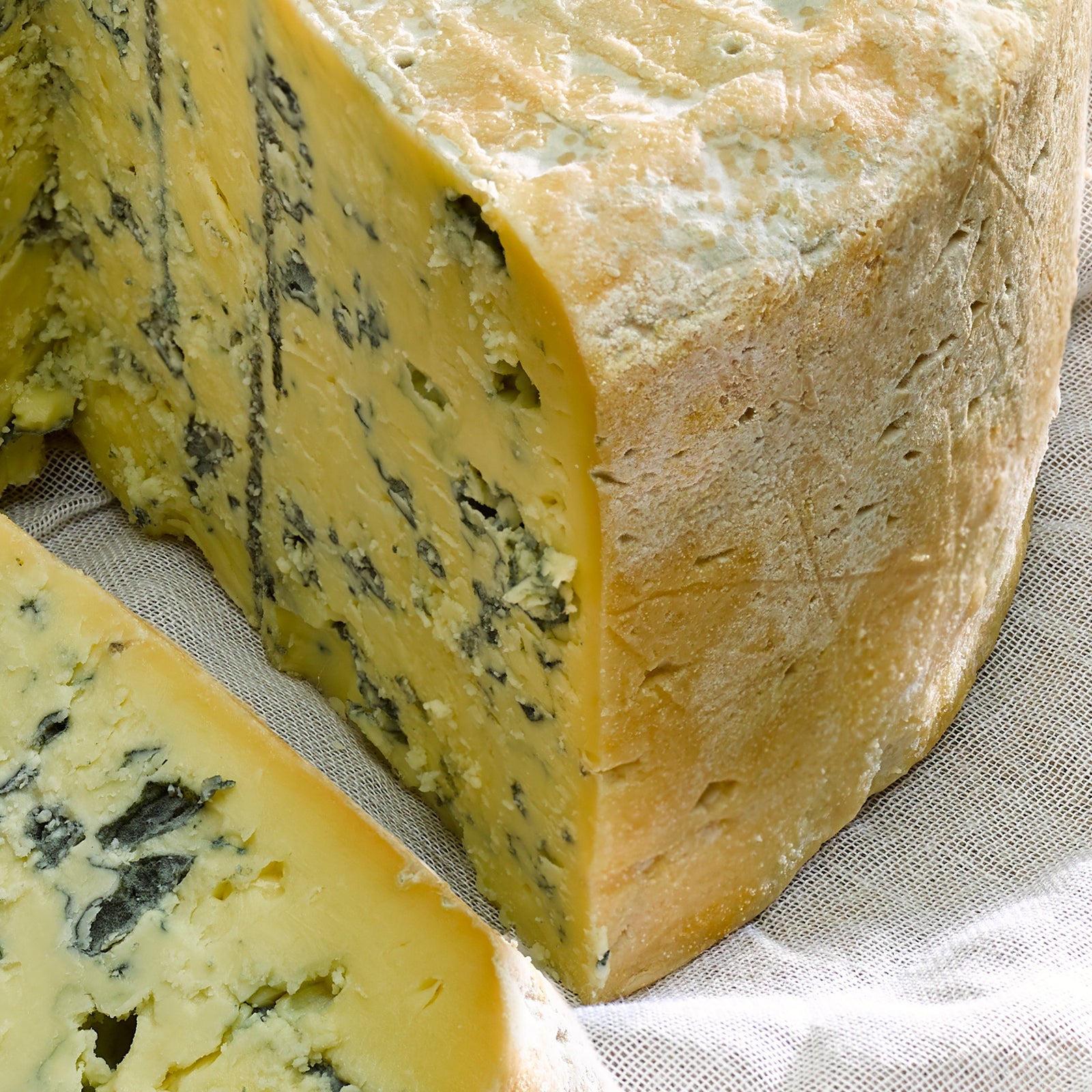 Perl Las - Organic Welsh Blue Cheese - Large Wheel 2.1KG