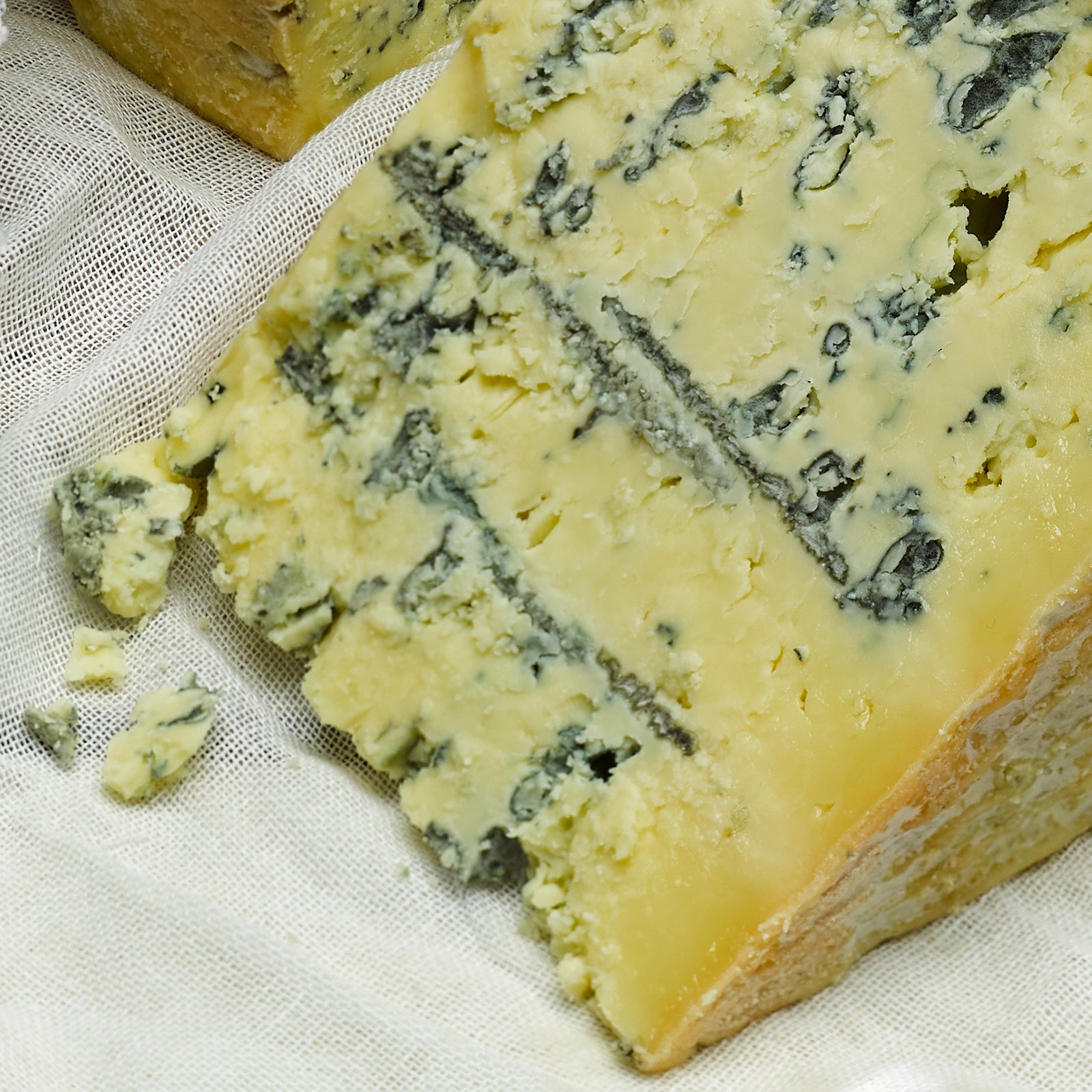 Perl Las - Organic Welsh Blue Cheese - Large Wheel 2.1KG