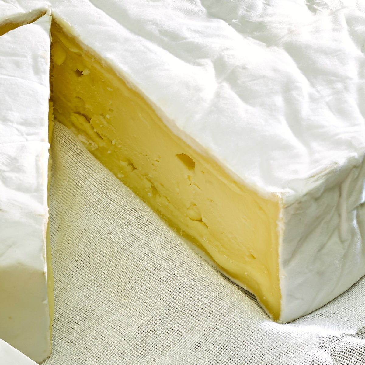 Perl Wen Organic Cheese - Large Cheese Wheel 1KG